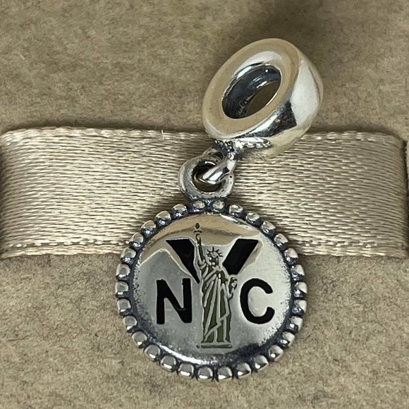 Pandora | Jewelry | Pandora Nyc New York City Statue Of Liberty ...